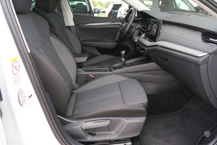 White Skoda Octavia 2022 in Vilnius, with an engine capacity of 1.97 L and mileage of 182 thousand km for 14400 €, photo 14 on AUTOMOTO.COM.LV