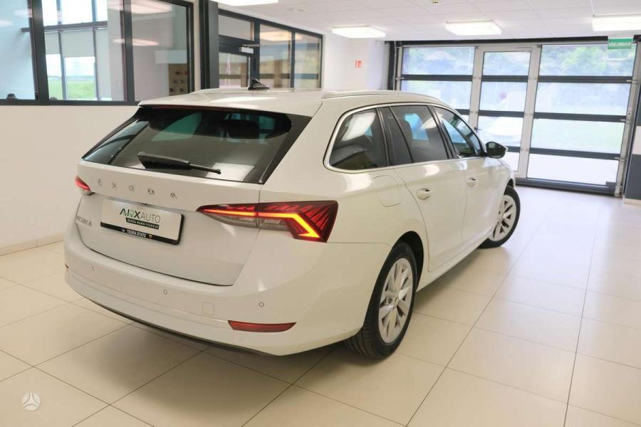 White Skoda Octavia 2022 in Vilnius, with an engine capacity of 1.97 L and mileage of 182 thousand km for 14400 €, photo 3 on AUTOMOTO.COM.LV