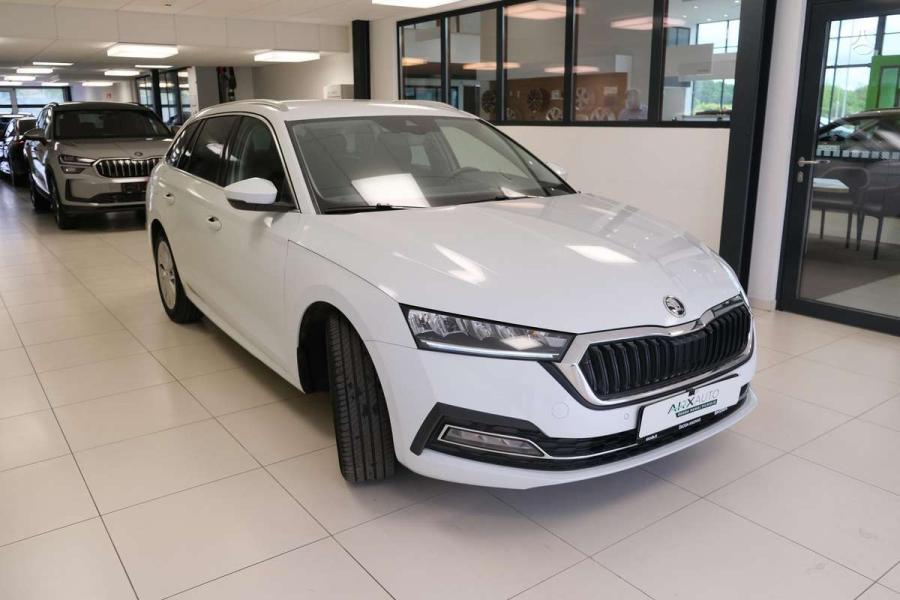 White Skoda Octavia 2022 in Vilnius, with an engine capacity of 1.97 L and mileage of 182 thousand km for 14400 €, photo 4 on AUTOMOTO.COM.LV
