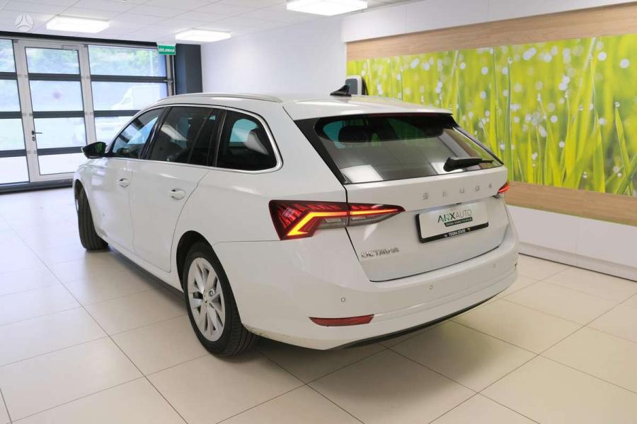 White Skoda Octavia 2022 in Vilnius, with an engine capacity of 1.97 L and mileage of 182 thousand km for 14400 €, photo 5 on AUTOMOTO.COM.LV
