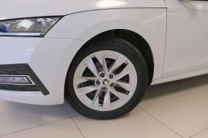 White Skoda Octavia 2022 in Vilnius, with an engine capacity of 1.97 L and mileage of 182 thousand km for 14400 €, photo 53 on AUTOMOTO.COM.LV
