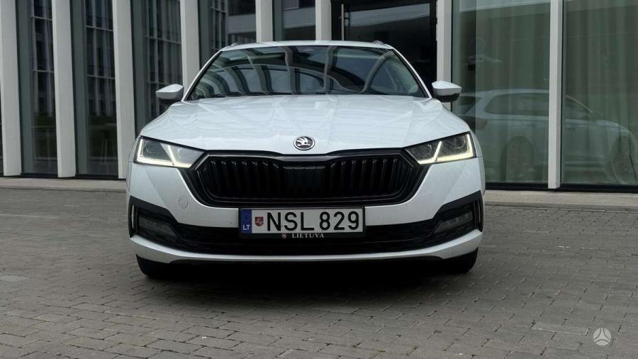 White Skoda Octavia 2022 in Vilnius, with an engine capacity of 1.97 L and mileage of 220 thousand km for 12750 €, photo 12 on AUTOMOTO.COM.LV