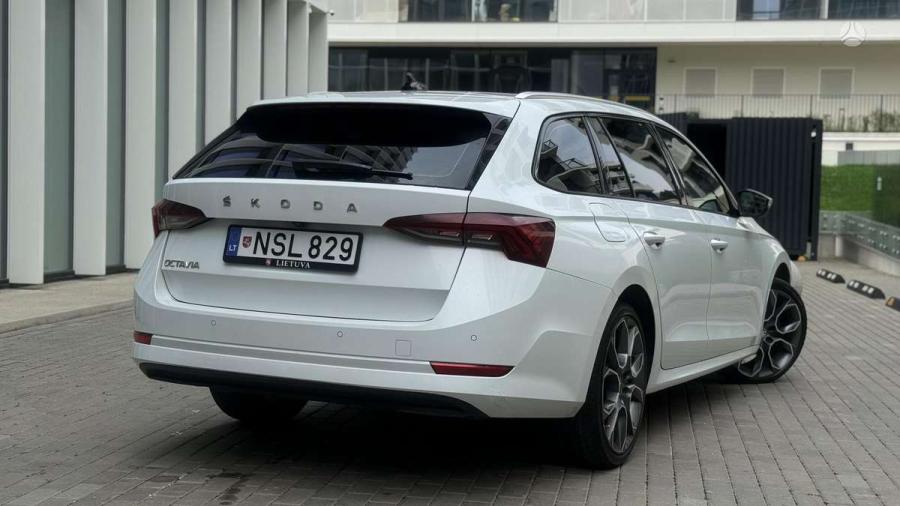White Skoda Octavia 2022 in Vilnius, with an engine capacity of 1.97 L and mileage of 220 thousand km for 12750 €, photo 18 on AUTOMOTO.COM.LV