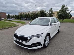Balts Skoda Octavia 2022 Panevēža, ar dzinēja tilpumu 1.50 L un nobraukumu 290 tūkst. km par 10100 €, foto  vietnē AUTOMOTO.COM.LV