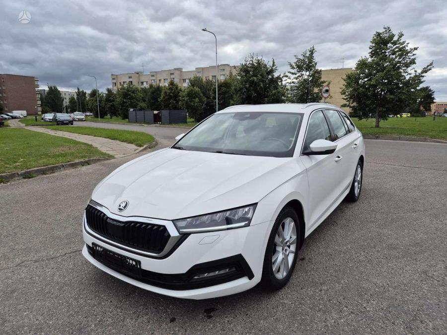 White Skoda Octavia 2022 in Panevezys, with an engine capacity of 1.50 L and mileage of 290 thousand km for 10100 €, photo 1 on AUTOMOTO.COM.LV