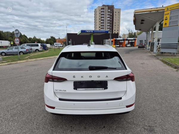 White Skoda Octavia 2022 in Panevezys, with an engine capacity of 1.50 L and mileage of 290 thousand km for 10100 €, photo 4 on AUTOMOTO.COM.LV