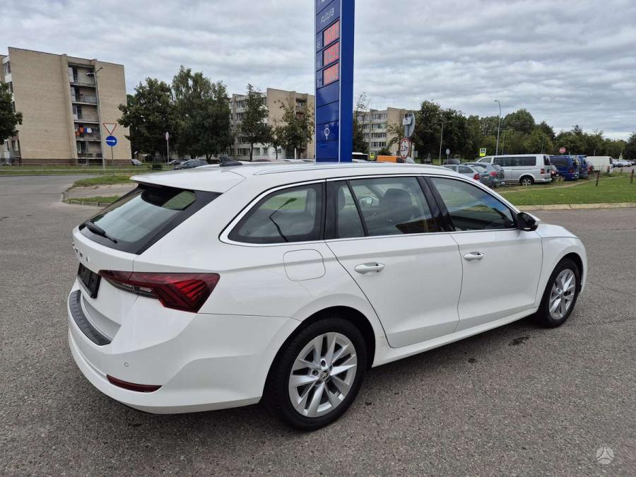 White Skoda Octavia 2022 in Panevezys, with an engine capacity of 1.50 L and mileage of 290 thousand km for 10100 €, photo 6 on AUTOMOTO.COM.LV