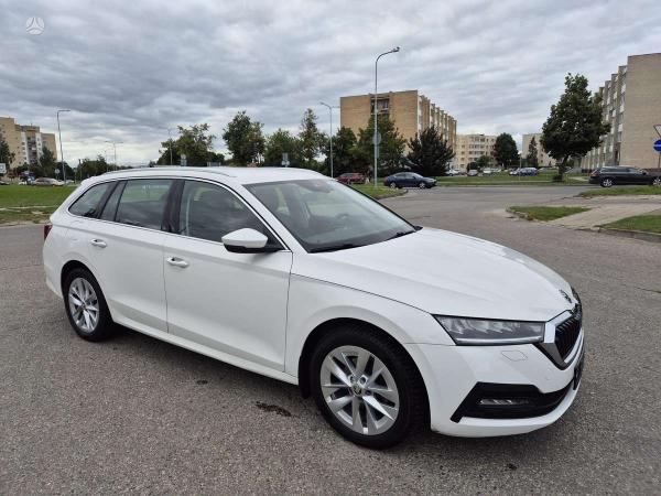 White Skoda Octavia 2022 in Panevezys, with an engine capacity of 1.50 L and mileage of 290 thousand km for 10100 €, photo 6 on AUTOMOTO.COM.LV