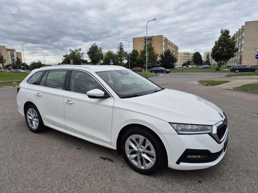 White Skoda Octavia 2022 in Panevezys, with an engine capacity of 1.50 L and mileage of 290 thousand km for 10100 €, photo 7 on AUTOMOTO.COM.LV