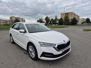 White Skoda Octavia 2022 in Panevezys, with an engine capacity of 1.50 L and mileage of 290 thousand km for 10100 €, photo 9 on AUTOMOTO.COM.LV