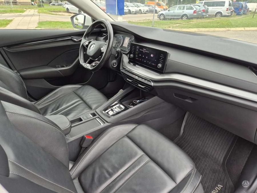 White Skoda Octavia 2022 in Panevezys, with an engine capacity of 1.50 L and mileage of 290 thousand km for 10100 €, photo 13 on AUTOMOTO.COM.LV