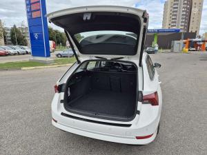 White Skoda Octavia 2022 in Panevezys, with an engine capacity of 1.50 L and mileage of 290 thousand km for 10100 €, photo 24 on AUTOMOTO.COM.LV