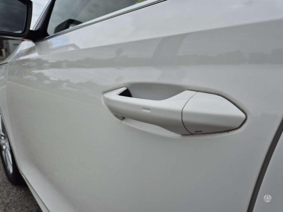 White Skoda Octavia 2022 in Panevezys, with an engine capacity of 1.50 L and mileage of 290 thousand km for 10100 €, photo 28 on AUTOMOTO.COM.LV