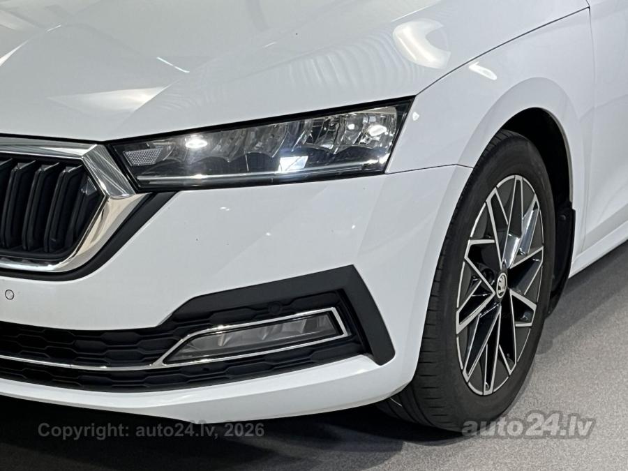 White Skoda Octavia 2022 in Tallinn, with an engine capacity of 1.00 L and mileage of 136 thousand km for 16900 €, photo 21 on AUTOMOTO.COM.LV