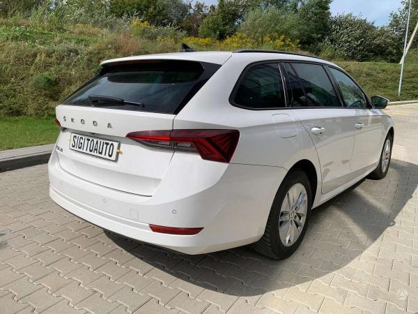 White Skoda Octavia 2022 in Vilnius, with an engine capacity of 1.97 L and mileage of 250 thousand km for 13915 €, photo 6 on AUTOMOTO.COM.LV