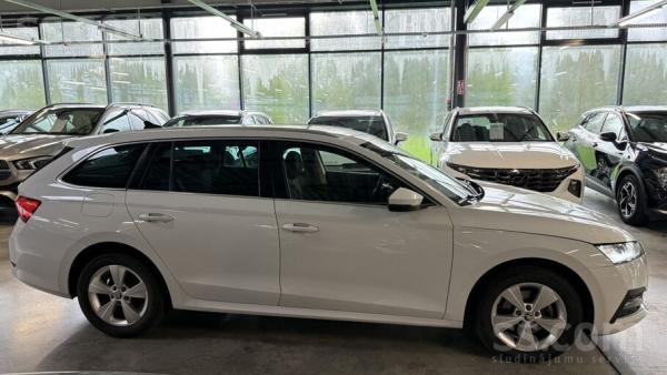 White Skoda Octavia 2022 in Riga, with an engine capacity of 2.00 L and mileage of 122 thousand km for 12900 €, photo 7 on AUTOMOTO.COM.LV