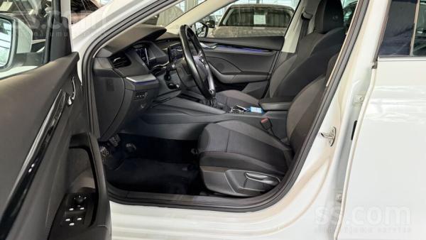 White Skoda Octavia 2022 in Riga, with an engine capacity of 2.00 L and mileage of 122 thousand km for 12900 €, photo 10 on AUTOMOTO.COM.LV