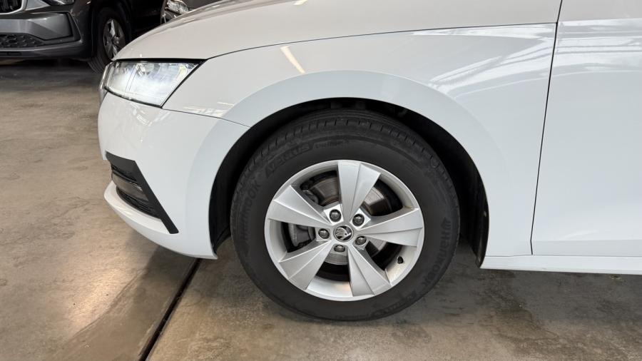 Balts Skoda Octavia 2022 Rīga, ar dzinēja tilpumu 2.00 L un nobraukumu 122 tūkst. km par 12900 €, foto 8 vietnē AUTOMOTO.COM.LV