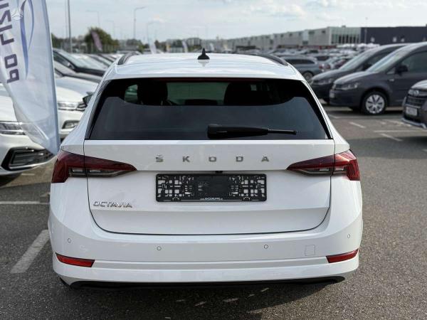 White Skoda Octavia 2022 in Vilnius, with an engine capacity of 1.97 L and mileage of 146 thousand km for 14999 €, photo 5 on AUTOMOTO.COM.LV