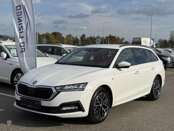 White Skoda Octavia 2022 in Vilnius, with an engine capacity of 1.97 L and mileage of 146 thousand km for 14999 €, photo 7 on AUTOMOTO.COM.LV