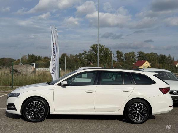 White Skoda Octavia 2022 in Vilnius, with an engine capacity of 1.97 L and mileage of 146 thousand km for 14999 €, photo 9 on AUTOMOTO.COM.LV