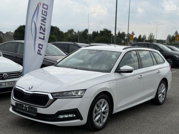 White Skoda Octavia 2022 in Vilnius, with an engine capacity of 1.40 L and mileage of 200 thousand km for 13999 €, photo 1 on AUTOMOTO.COM.LV