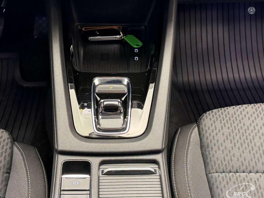 White Skoda Octavia 2023 in Vilnius, with an engine capacity of 2.00 L and mileage of 148 thousand km for 15900 €, photo 19 on AUTOMOTO.COM.LV