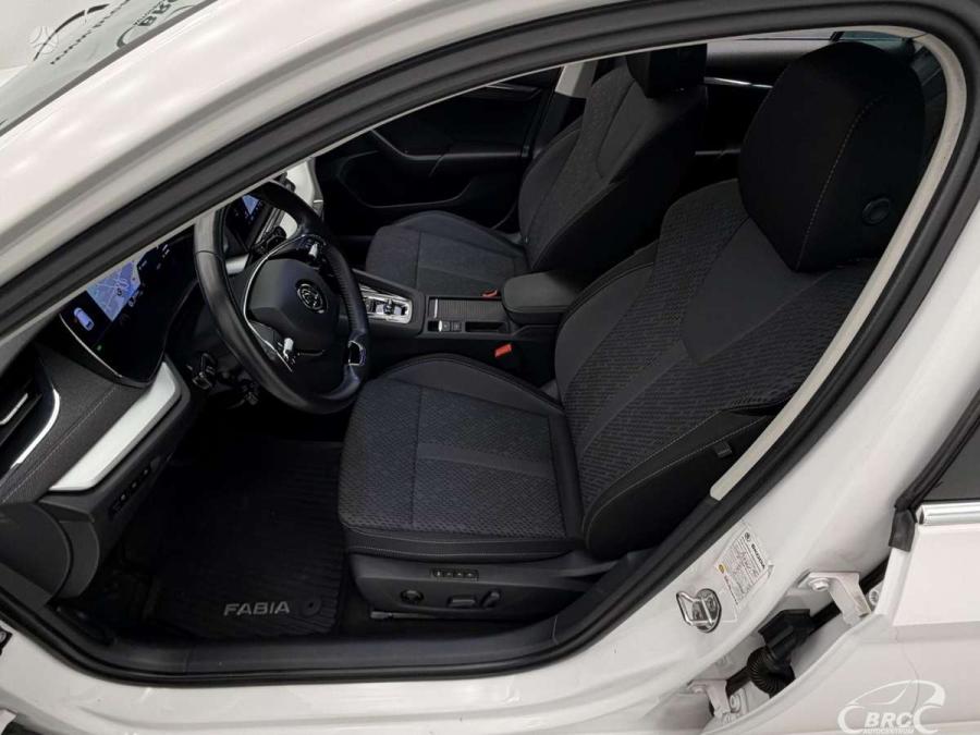 White Skoda Octavia 2023 in Vilnius, with an engine capacity of 2.00 L and mileage of 148 thousand km for 15900 €, photo 22 on AUTOMOTO.COM.LV