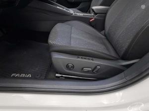 White Skoda Octavia 2023 in Vilnius, with an engine capacity of 2.00 L and mileage of 148 thousand km for 15900 €, photo 23 on AUTOMOTO.COM.LV