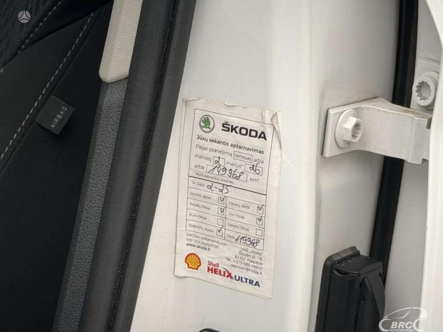 White Skoda Octavia 2023 in Vilnius, with an engine capacity of 2.00 L and mileage of 148 thousand km for 15900 €, photo 25 on AUTOMOTO.COM.LV
