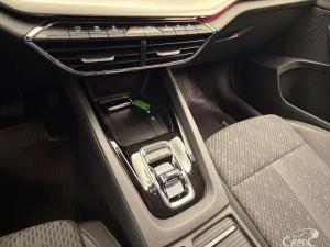 White Skoda Octavia 2023 in Vilnius, with an engine capacity of 2.00 L and mileage of 148 thousand km for 15900 €, photo 27 on AUTOMOTO.COM.LV