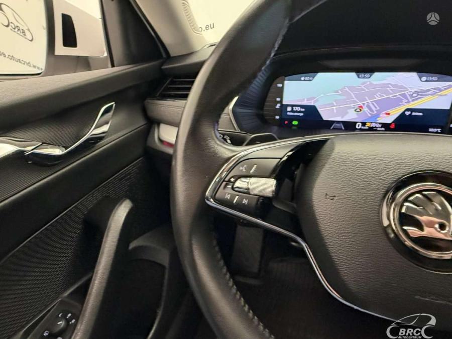 White Skoda Octavia 2023 in Vilnius, with an engine capacity of 2.00 L and mileage of 148 thousand km for 15900 €, photo 31 on AUTOMOTO.COM.LV