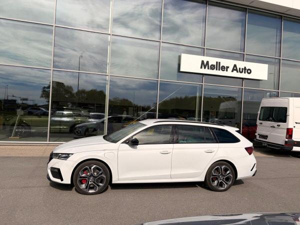 Balts Skoda Octavia 2023 Peetri, ar dzinēja tilpumu 1.40 L un nobraukumu 101 tūkst. km par 32400 €, foto 3 vietnē AUTOMOTO.COM.LV