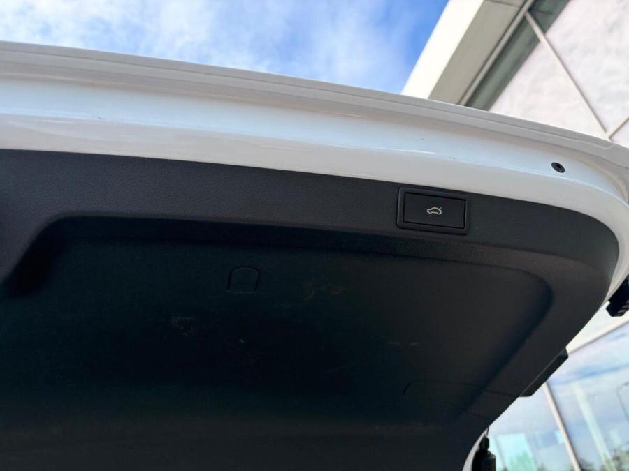Balts Skoda Octavia 2023 Peetri, ar dzinēja tilpumu 1.40 L un nobraukumu 101 tūkst. km par 32400 €, foto 18 vietnē AUTOMOTO.COM.LV