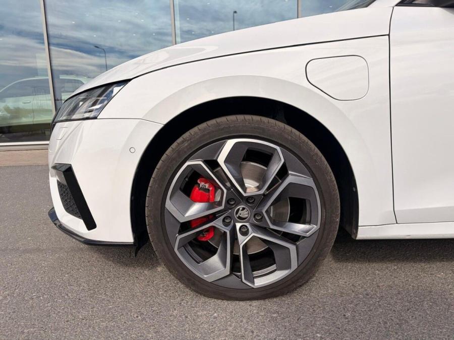 Balts Skoda Octavia 2023 Peetri, ar dzinēja tilpumu 1.40 L un nobraukumu 101 tūkst. km par 32400 €, foto 19 vietnē AUTOMOTO.COM.LV