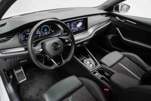 Balts Skoda Octavia 2023 Peetri, ar dzinēja tilpumu 1.40 L un nobraukumu 101 tūkst. km par 32400 €, foto 32 vietnē AUTOMOTO.COM.LV