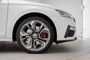 Balts Skoda Octavia 2023 Peetri, ar dzinēja tilpumu 1.40 L un nobraukumu 101 tūkst. km par 32400 €, foto 39 vietnē AUTOMOTO.COM.LV
