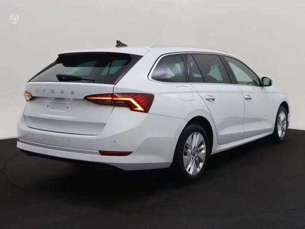 White Skoda Octavia 2023 in Vilnius, with an engine capacity of 1.97 L and mileage of 197 thousand km for 15100 €, photo 3 on AUTOMOTO.COM.LV