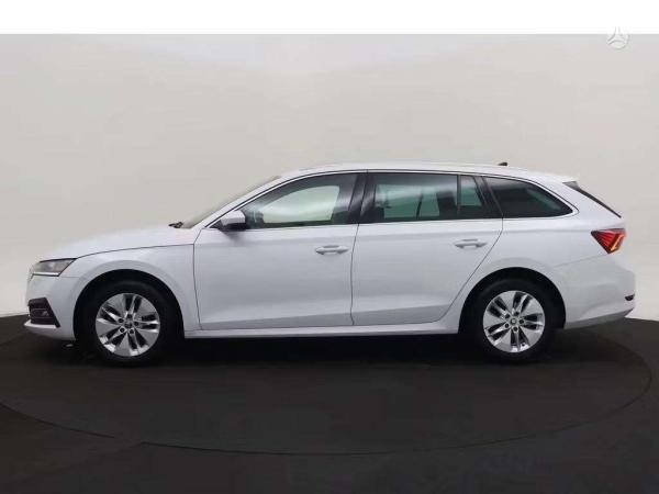 White Skoda Octavia 2023 in Vilnius, with an engine capacity of 1.97 L and mileage of 197 thousand km for 15100 €, photo 5 on AUTOMOTO.COM.LV