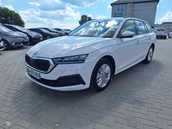 White Skoda Octavia 2023 in Taurage, with an engine capacity of 2.00 L and mileage of 191 thousand km for 12900 €, photo 1 on AUTOMOTO.COM.LV