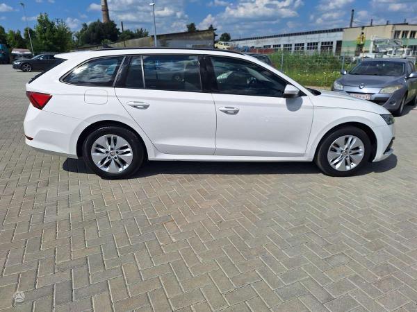 White Skoda Octavia 2023 in Taurage, with an engine capacity of 2.00 L and mileage of 191 thousand km for 12900 €, photo 6 on AUTOMOTO.COM.LV