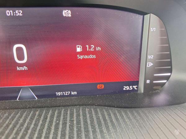 White Skoda Octavia 2023 in Taurage, with an engine capacity of 2.00 L and mileage of 191 thousand km for 12900 €, photo 10 on AUTOMOTO.COM.LV