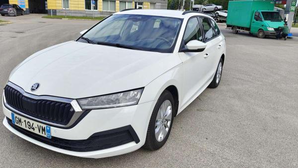 White Skoda Octavia 2023 in Kaunas, with an engine capacity of 2.00 L and mileage of 223 thousand km for 12600 €, photo 1 on AUTOMOTO.COM.LV
