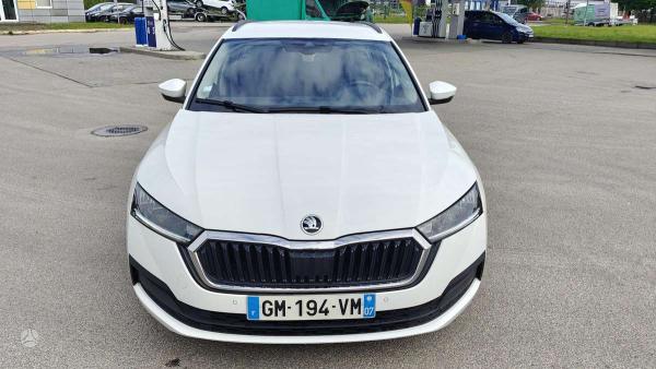 White Skoda Octavia 2023 in Kaunas, with an engine capacity of 2.00 L and mileage of 223 thousand km for 12600 €, photo 8 on AUTOMOTO.COM.LV