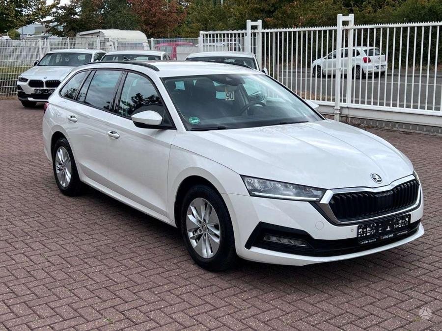 White Skoda Octavia 2023 in Vilnius, with an engine capacity of 1.50 L and mileage of 64 thousand km for 22990 €, photo 4 on AUTOMOTO.COM.LV