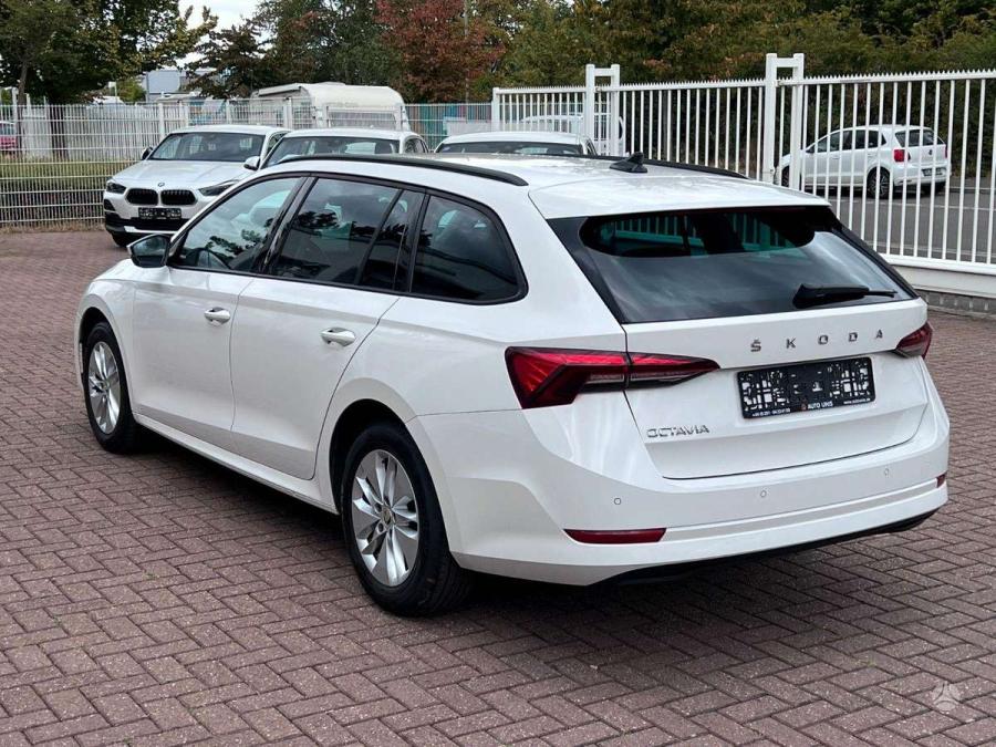 White Skoda Octavia 2023 in Vilnius, with an engine capacity of 1.50 L and mileage of 64 thousand km for 22990 €, photo 5 on AUTOMOTO.COM.LV