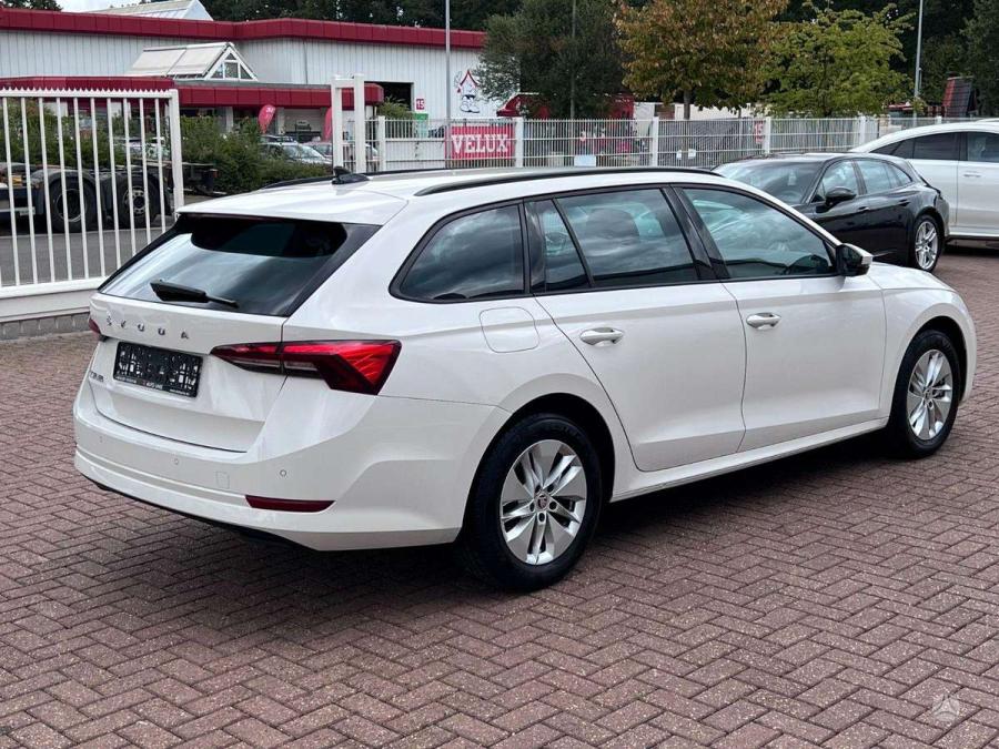 White Skoda Octavia 2023 in Vilnius, with an engine capacity of 1.50 L and mileage of 64 thousand km for 22990 €, photo 7 on AUTOMOTO.COM.LV