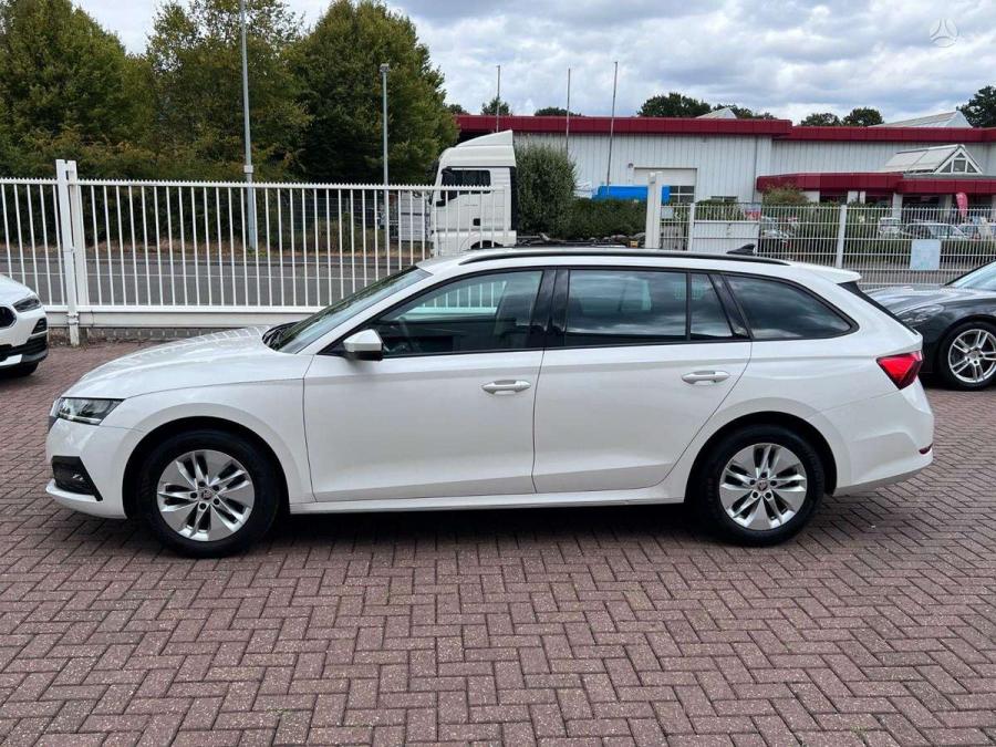 White Skoda Octavia 2023 in Vilnius, with an engine capacity of 1.50 L and mileage of 64 thousand km for 22990 €, photo 9 on AUTOMOTO.COM.LV