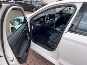 White Skoda Octavia 2023 in Vilnius, with an engine capacity of 1.50 L and mileage of 64 thousand km for 22990 €, photo 10 on AUTOMOTO.COM.LV