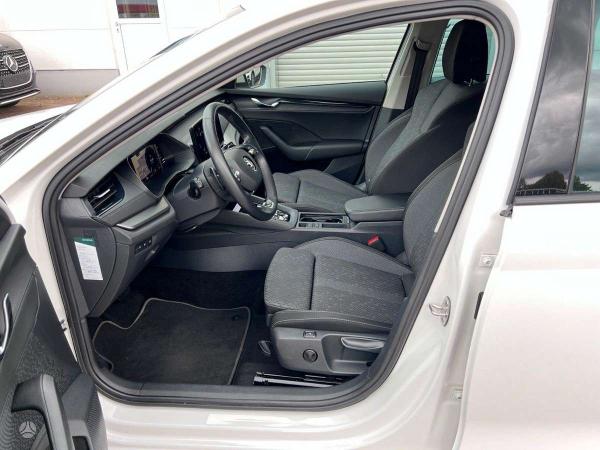 White Skoda Octavia 2023 in Vilnius, with an engine capacity of 1.50 L and mileage of 64 thousand km for 22990 €, photo 10 on AUTOMOTO.COM.LV